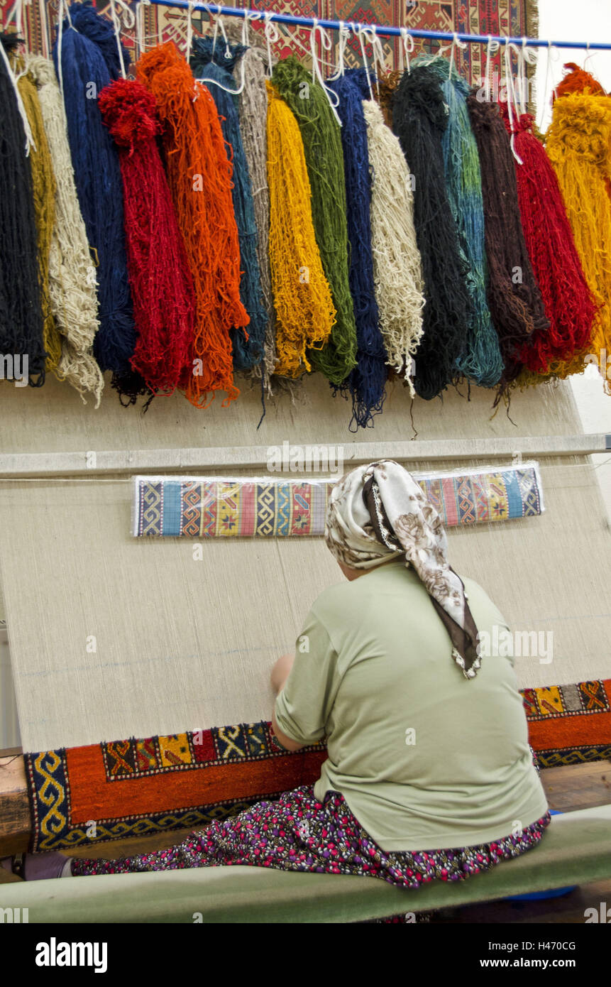 Female carpet maker hi-res stock photography and images - Alamy