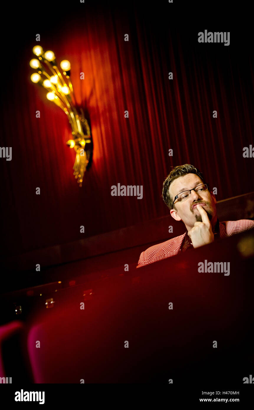 Germany, Hamburg, St Pauli, Reeperbahn, Schmidt Theater, employee Stock ...