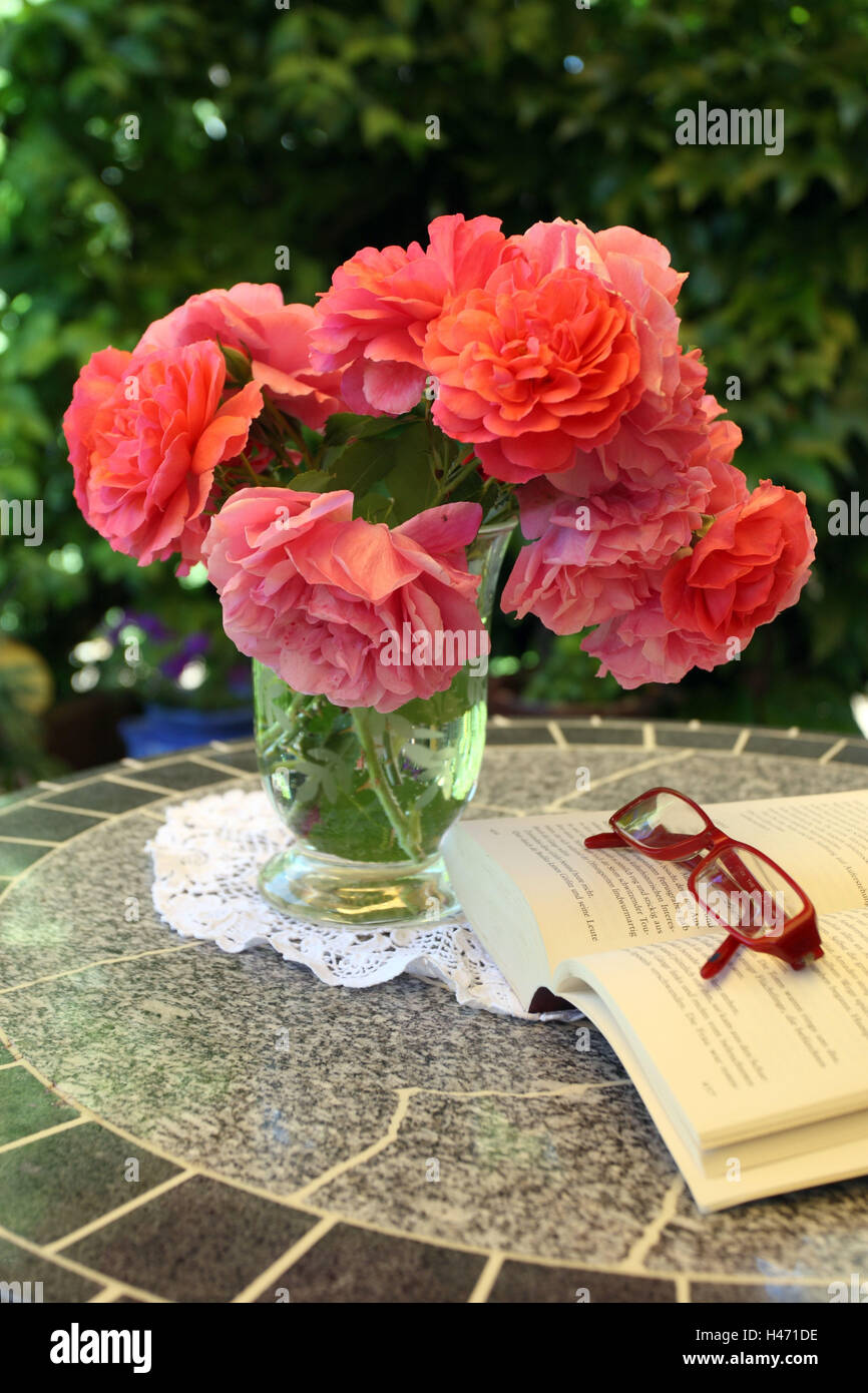 Roses in of a vase Stock Photo - Alamy