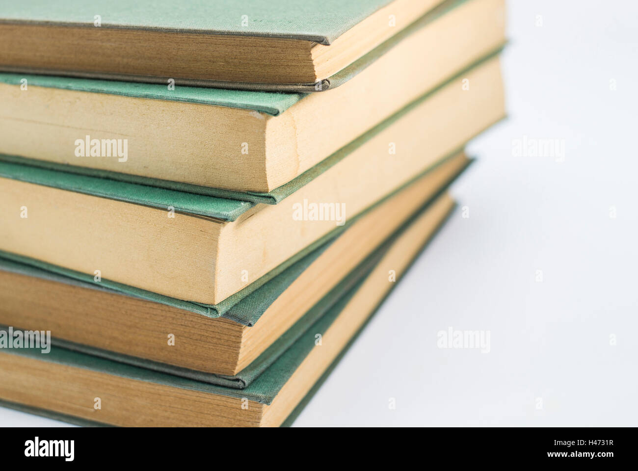 History books old book pile library hi-res stock photography and images ...