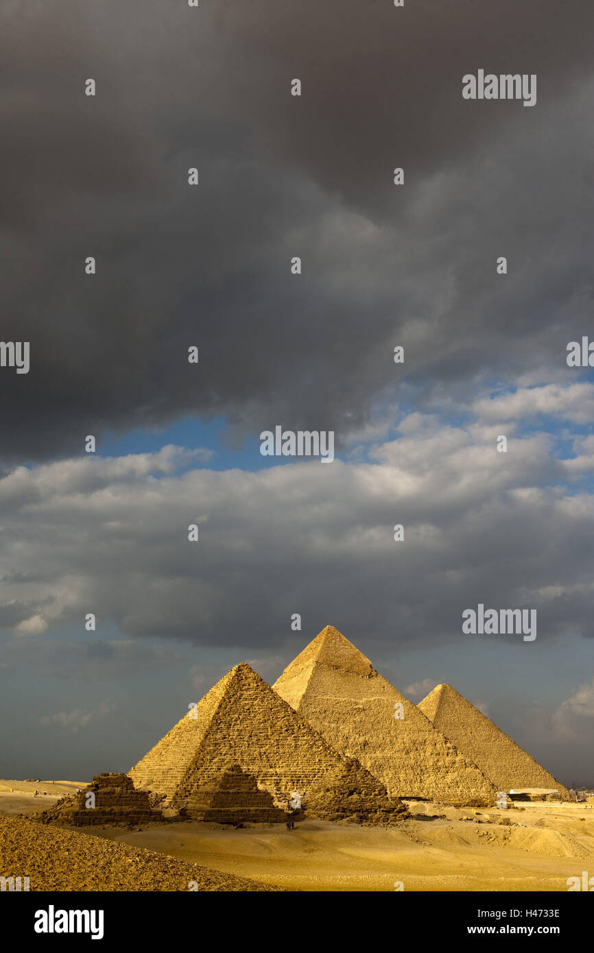 Egypt, Cairo, Gizeh, pyramids, queen's pyramids, Chephren pyramid ...