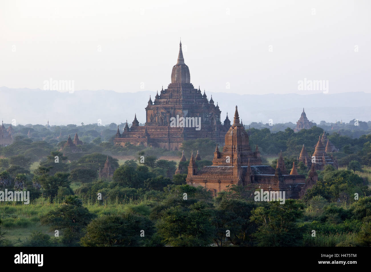 Bagan temple hi-res stock photography and images - Alamy