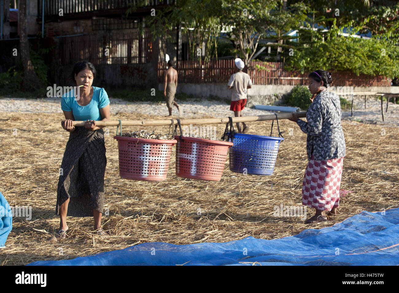 Myanmar people working hi-res stock photography and images - Alamy