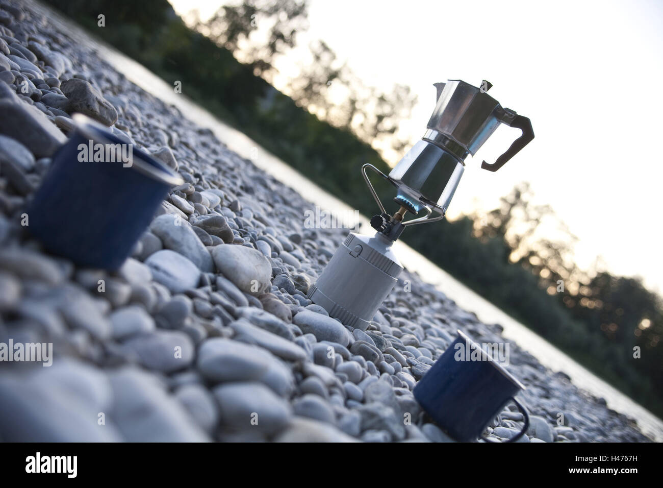 Espresso machine, gas cooker, coffee cups Stock Photo - Alamy