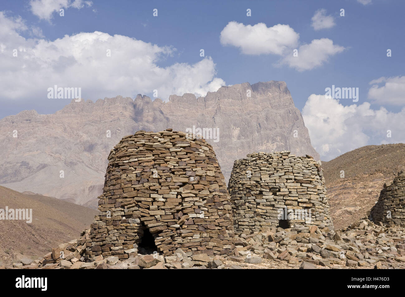 Oman, region of al-Batina, Hadschar mountains, beehive graves Stock ...