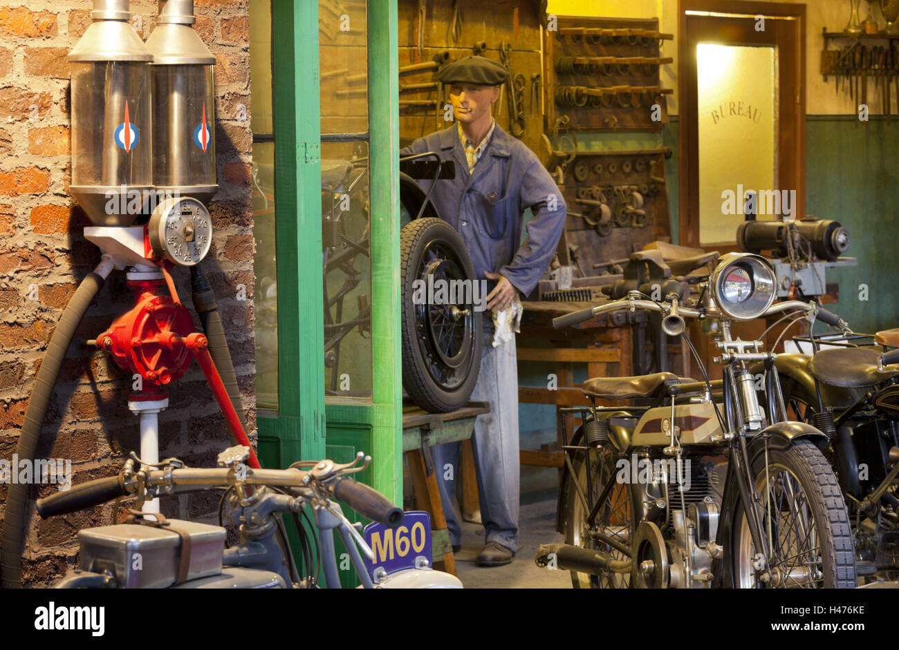 Museum workshop hi-res stock photography and images - Alamy