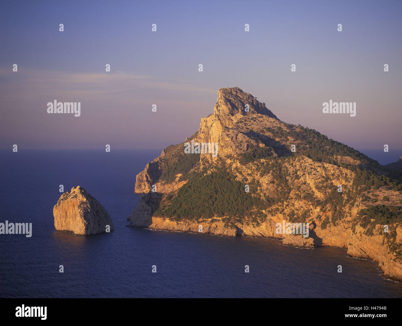Spain, Majorca, peninsula form goal with Isla El Colomer, view Mirador ...