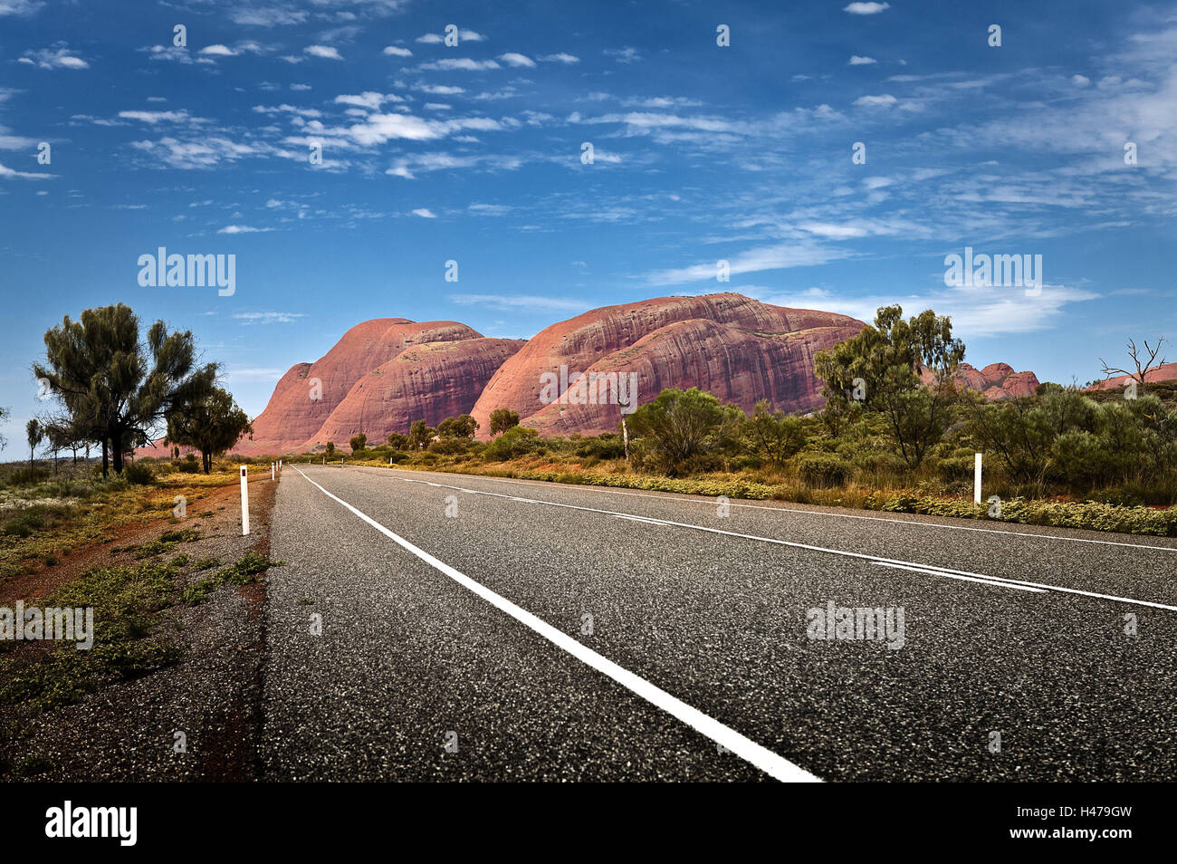 Australia, Northern Territory, outback, mountains, street, Mount Olga ...