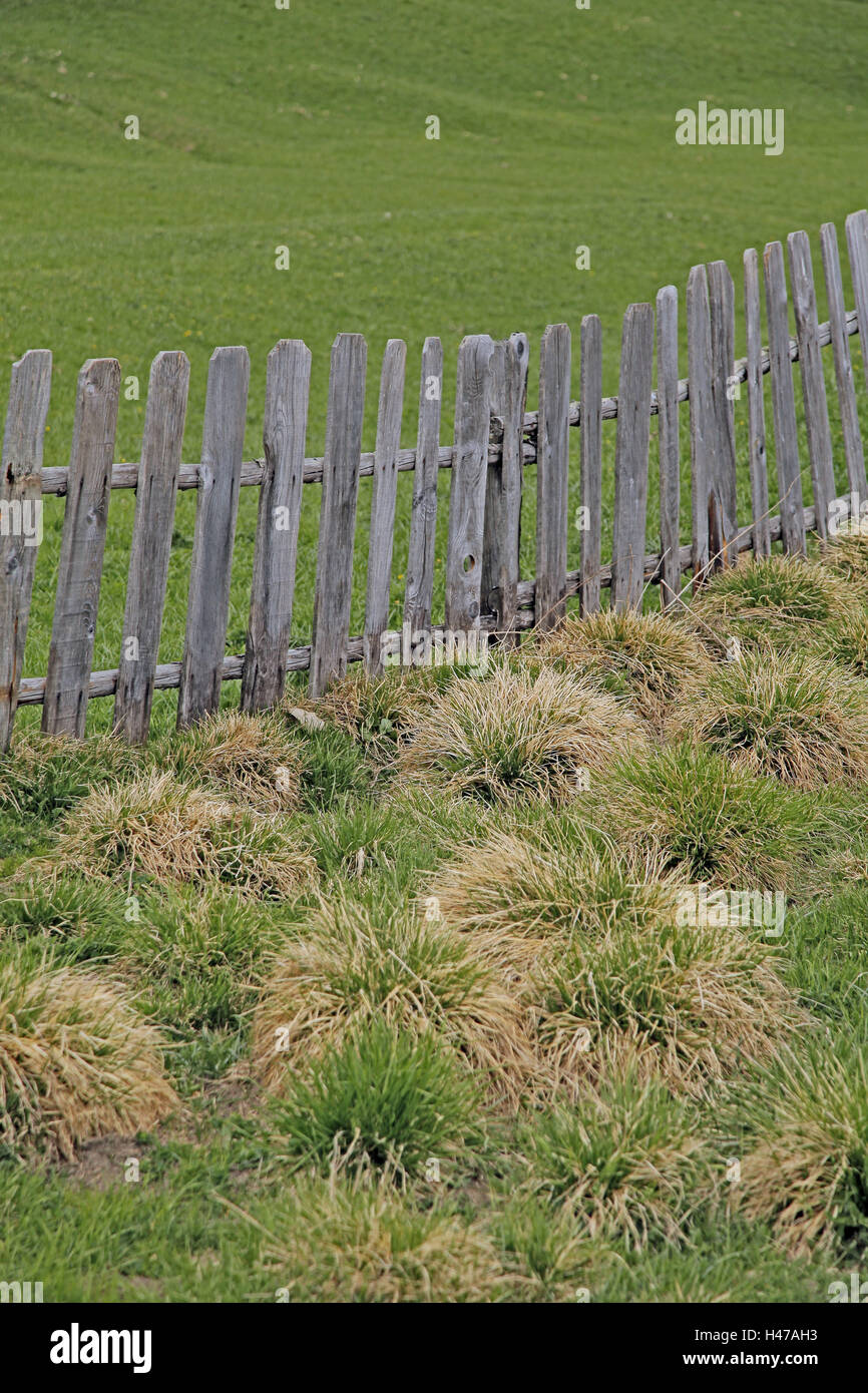 Two bar fence hi-res stock photography and images - Alamy