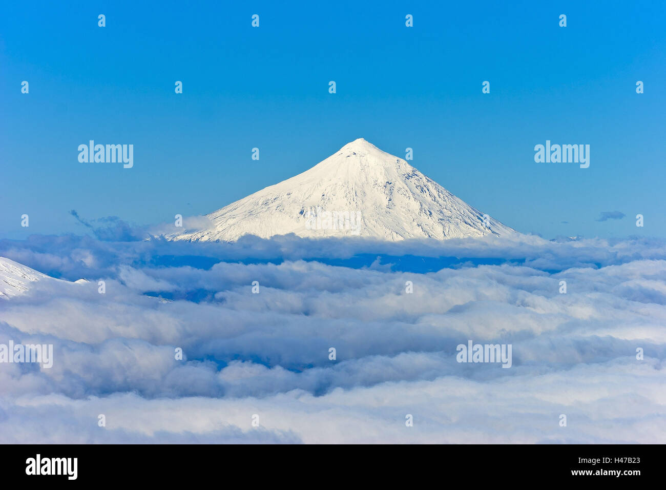 South America, Chile, Patagonia, snowy summit, volcano Villarrica, 2800 ...