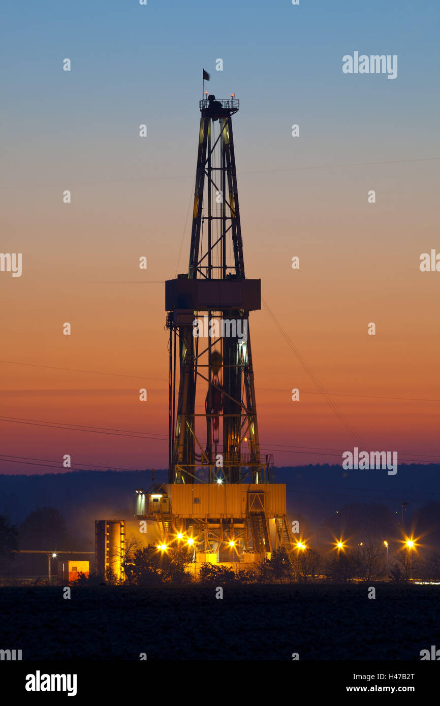 Deep drilling hi-res stock photography and images - Alamy
