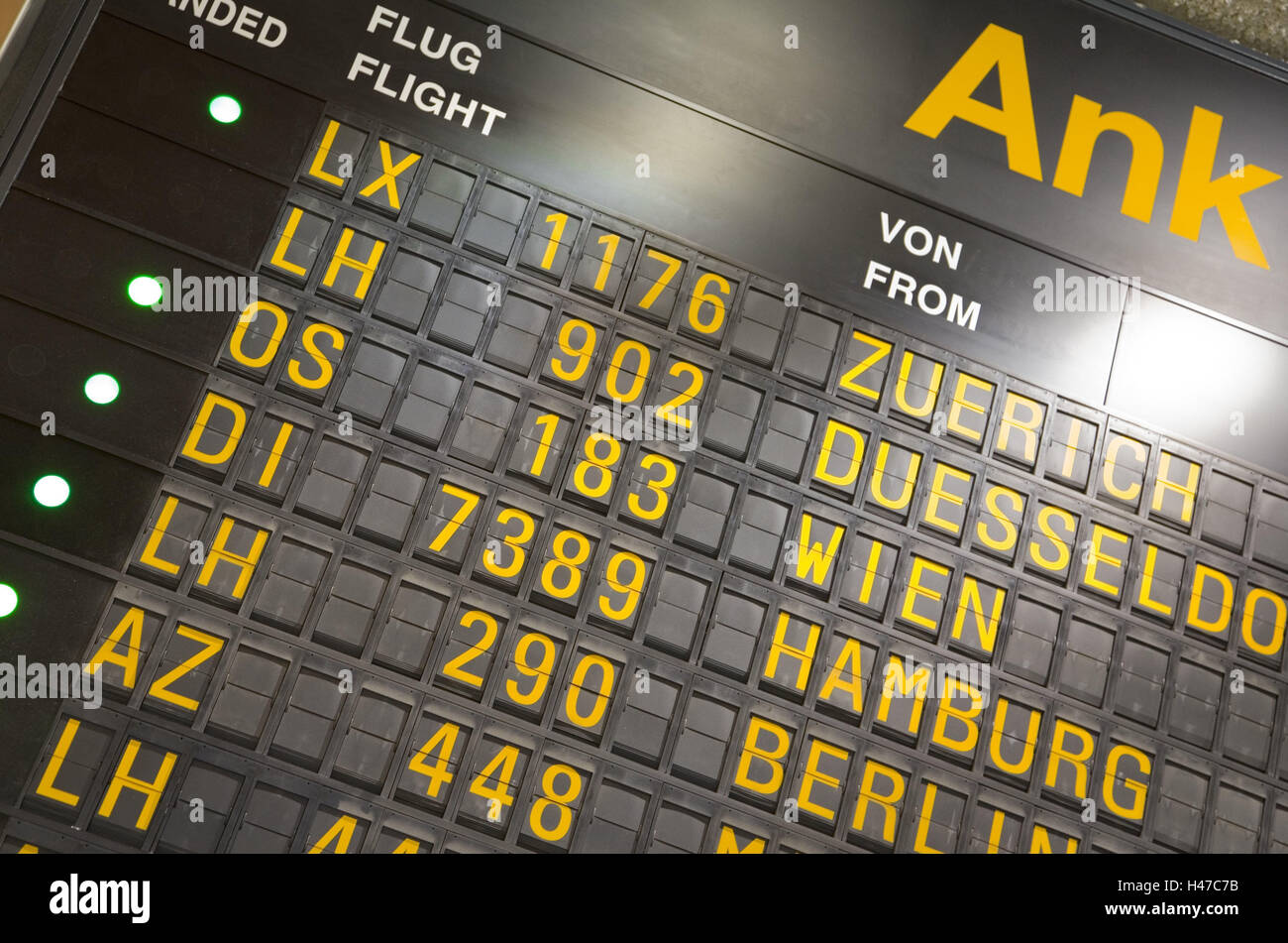 Airport notice board hi-res stock photography and images - Alamy