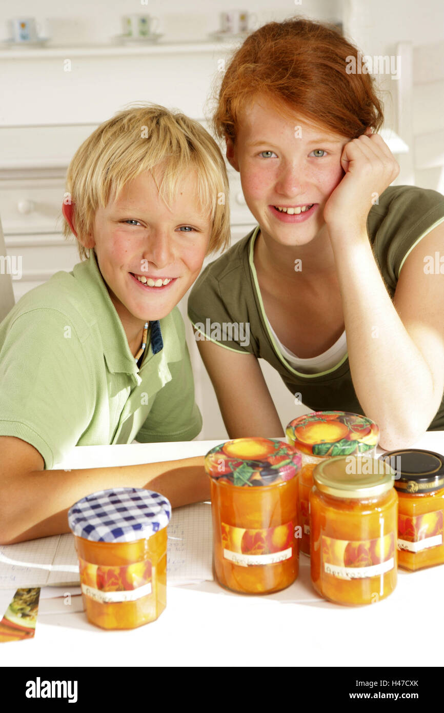 Children, cuisine, jam cook, glasses, finished, befüllt Stock Photo - Alamy