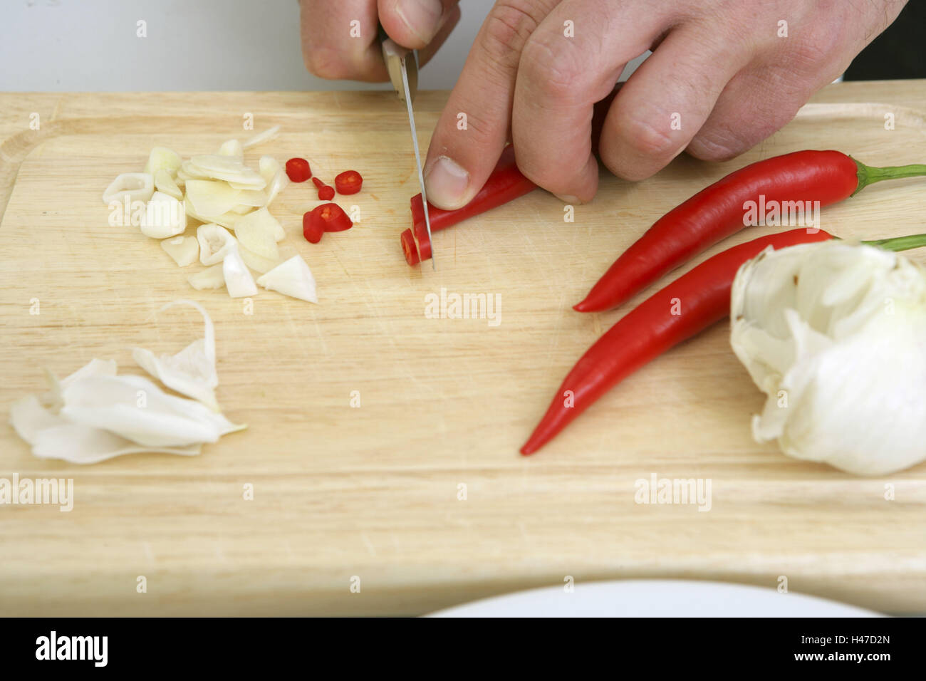 Chilli, garlic, cut, close up Stock Photo - Alamy