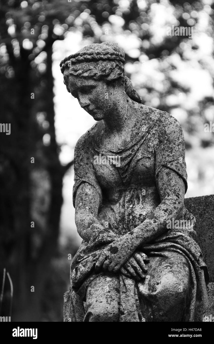 grave yard, grave, statue, female, s/w Stock Photo - Alamy