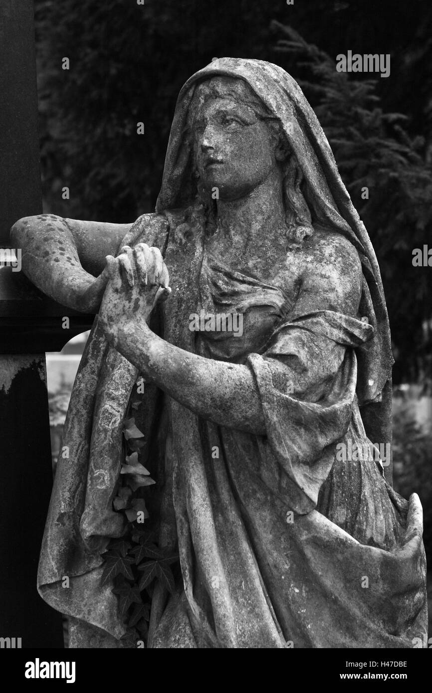 grave yard, grave, statue, female, s/w Stock Photo - Alamy