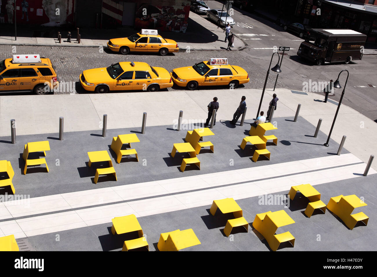 The USA, New York city, Manhattan, Lower west Side, taxi driver wait ...