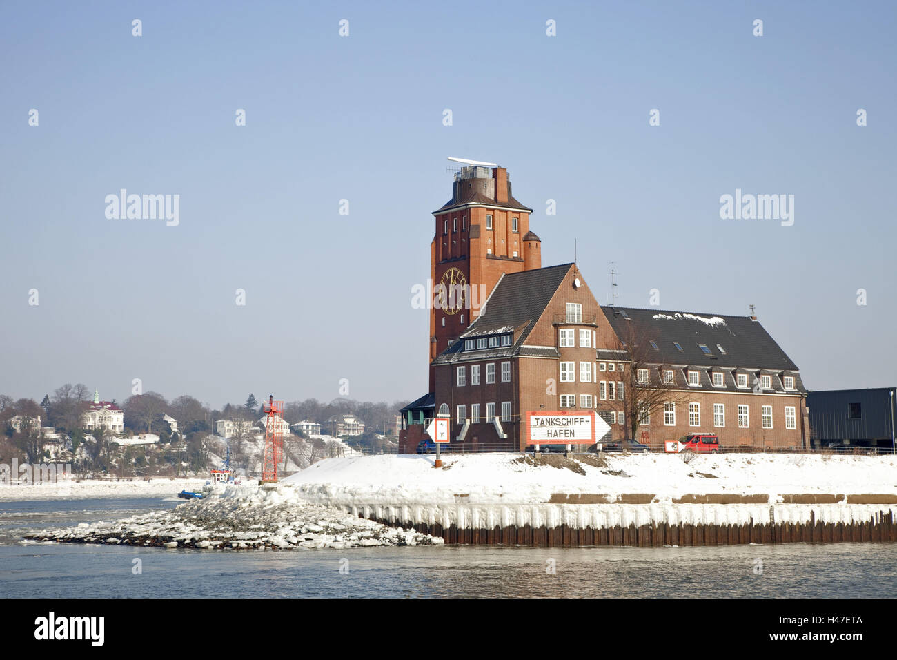 The Elbe, shore, building, winter Stock Photo - Alamy