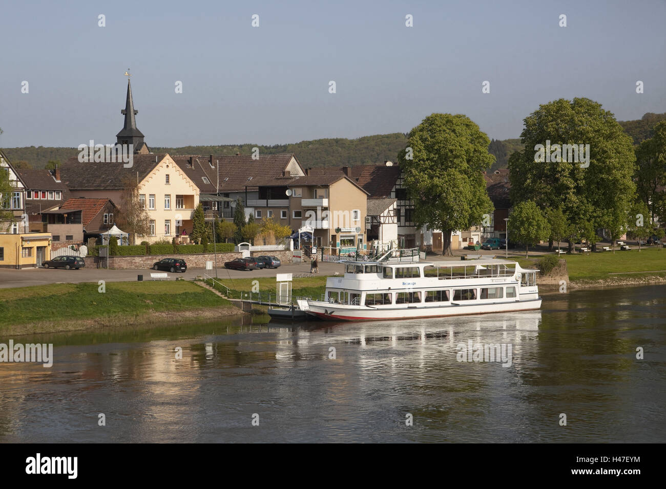 Germany, Lower Saxony, Bodenwerder on the Weser, ship, landing stage ...
