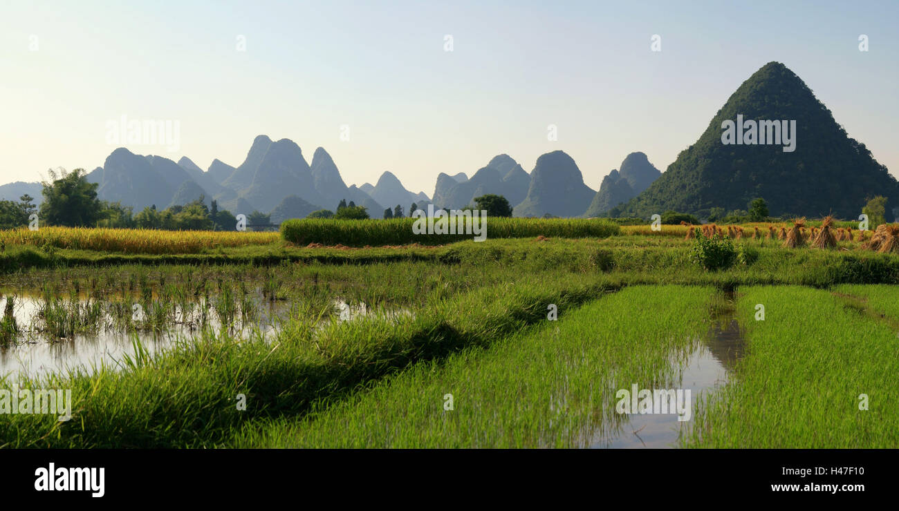 Two pronged mattock mountains hi-res stock photography and images - Alamy