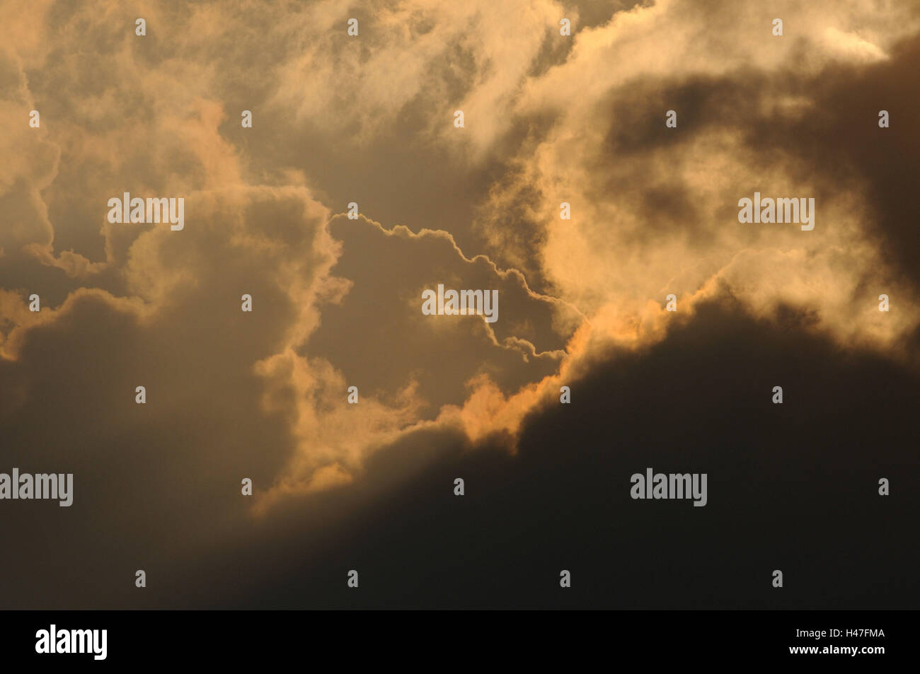 Clouds, mood, sunlight, colours Stock Photo - Alamy