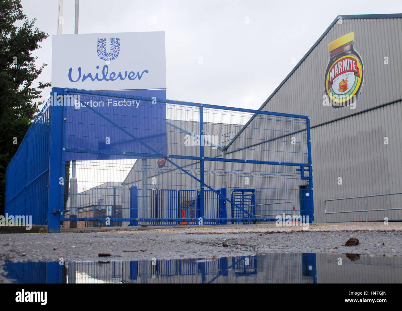 A general view unilever marmite factory High Resolution Stock ...