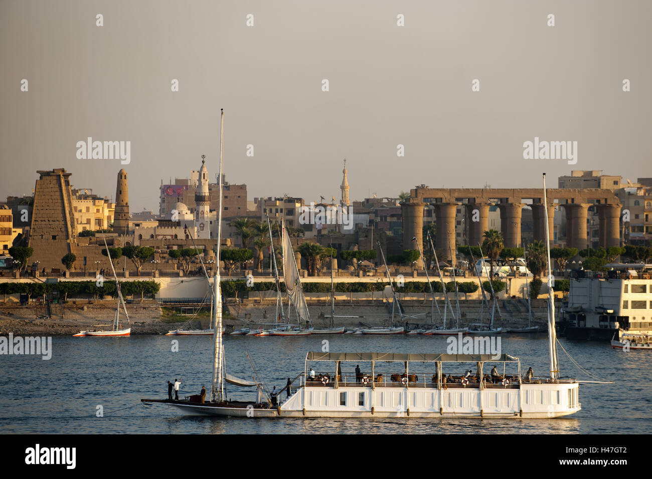 Cruise Ship Front View High Resolution Stock Photography and Images - Alamy