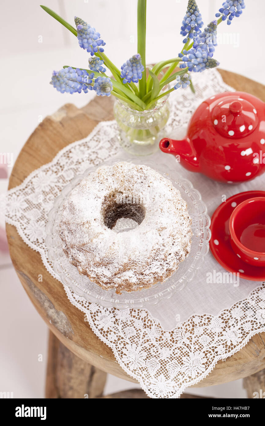 Table covered by tablecloth hi-res stock photography and images - Alamy