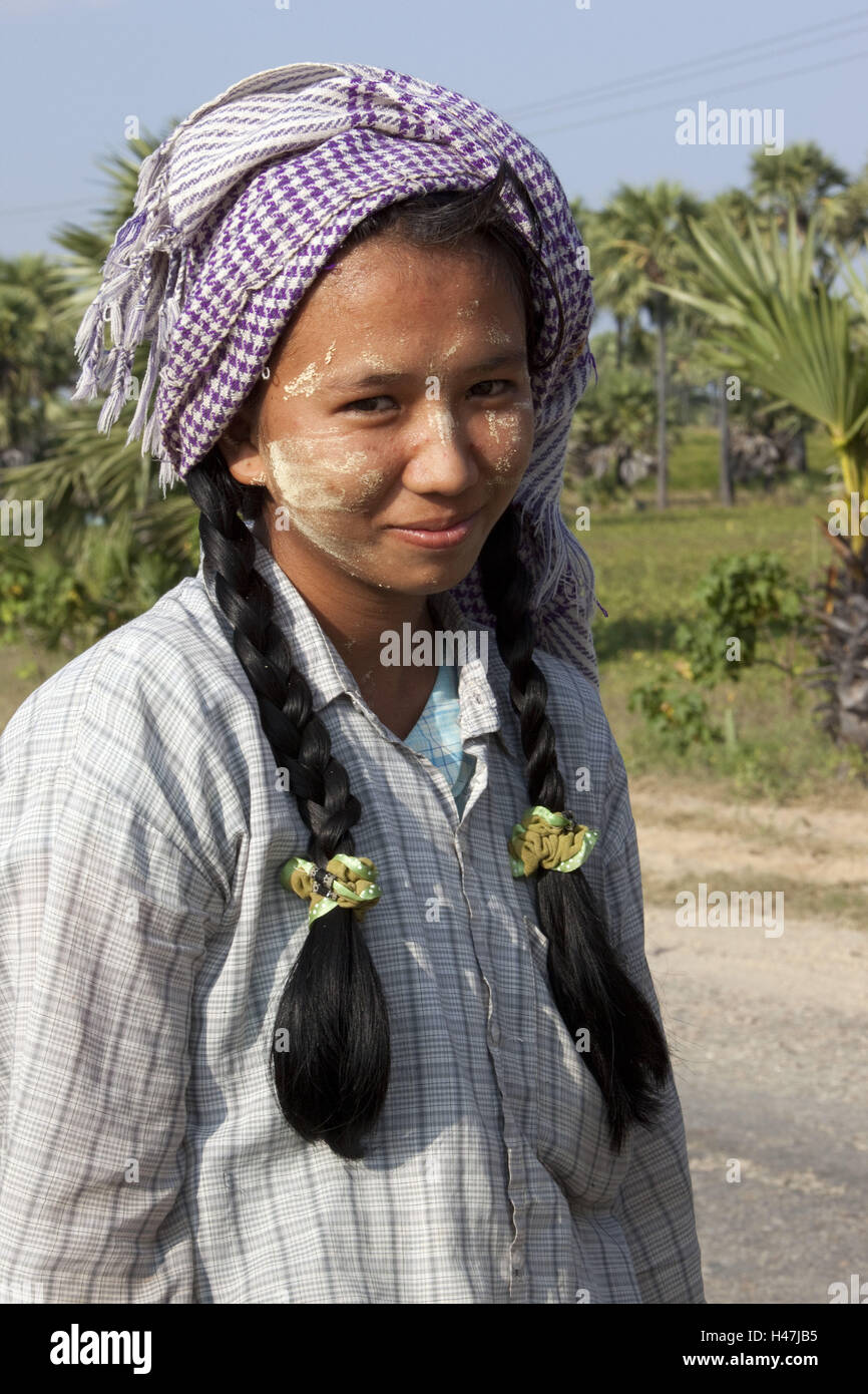 Myanmar girl hi-res stock photography and images - Alamy