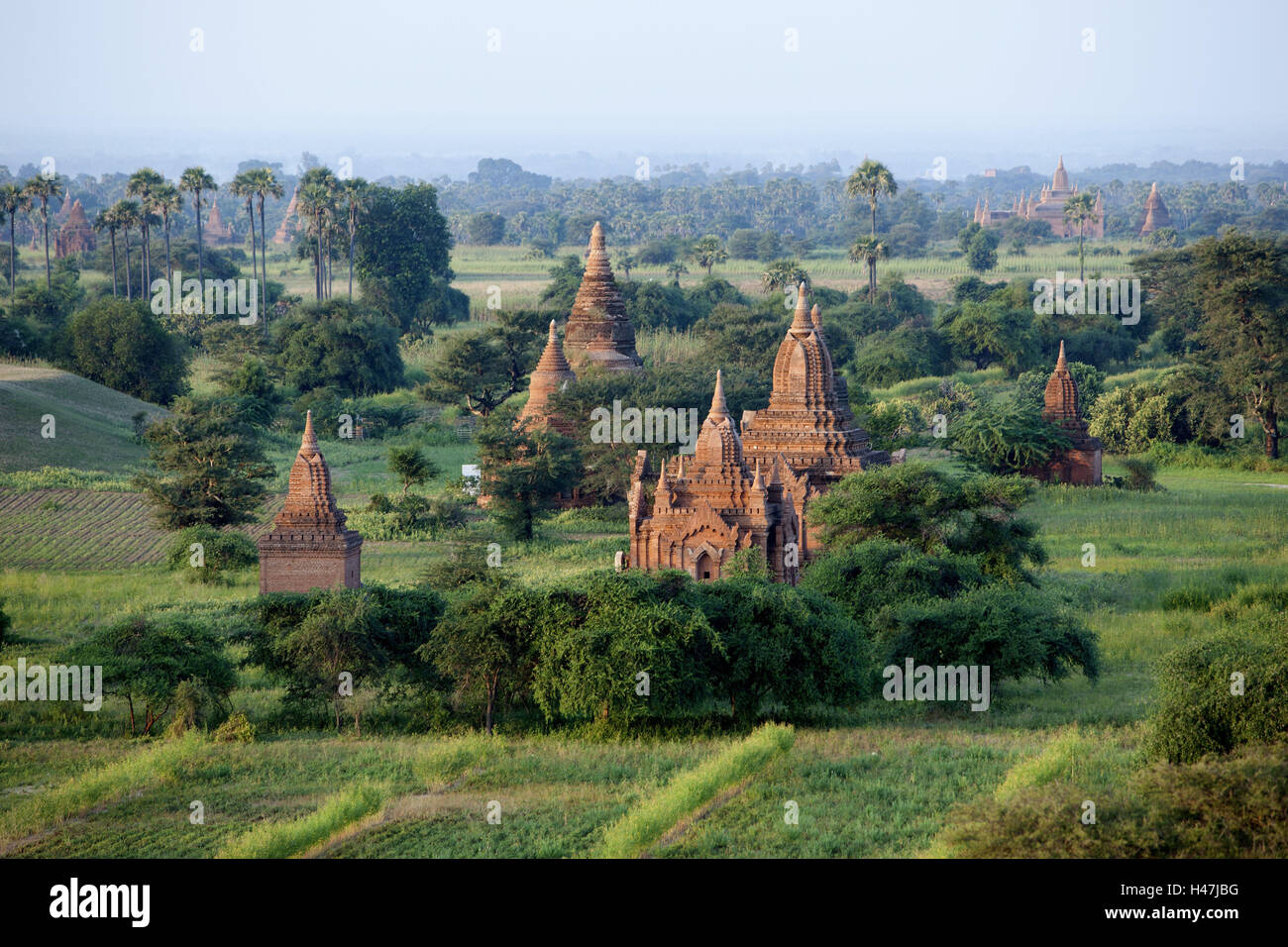 Bagan temple hi-res stock photography and images - Alamy
