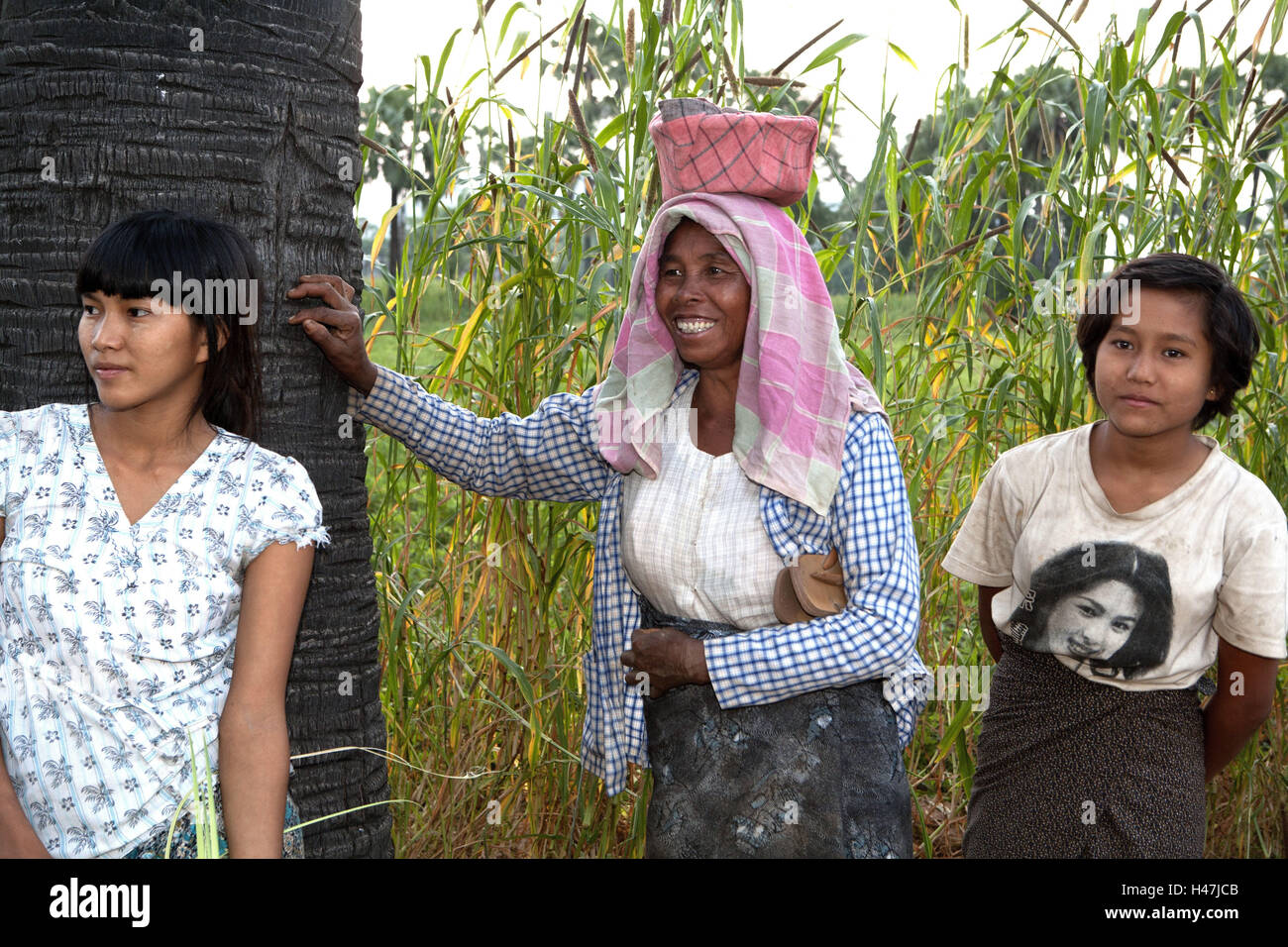 Myanmar, Burmese women Stock Photo - Alamy