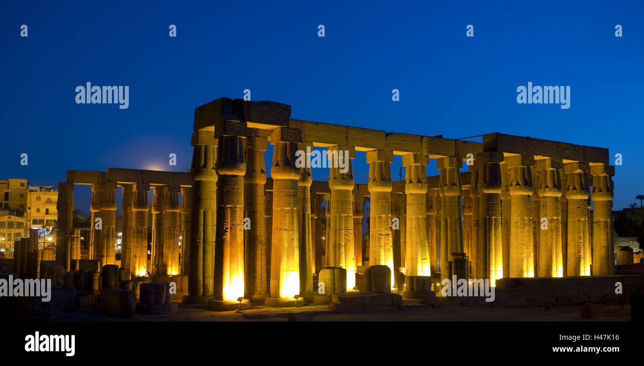 Egypt, Luxor, Luxor temple, pillar colonnade the west Stock Photo - Alamy