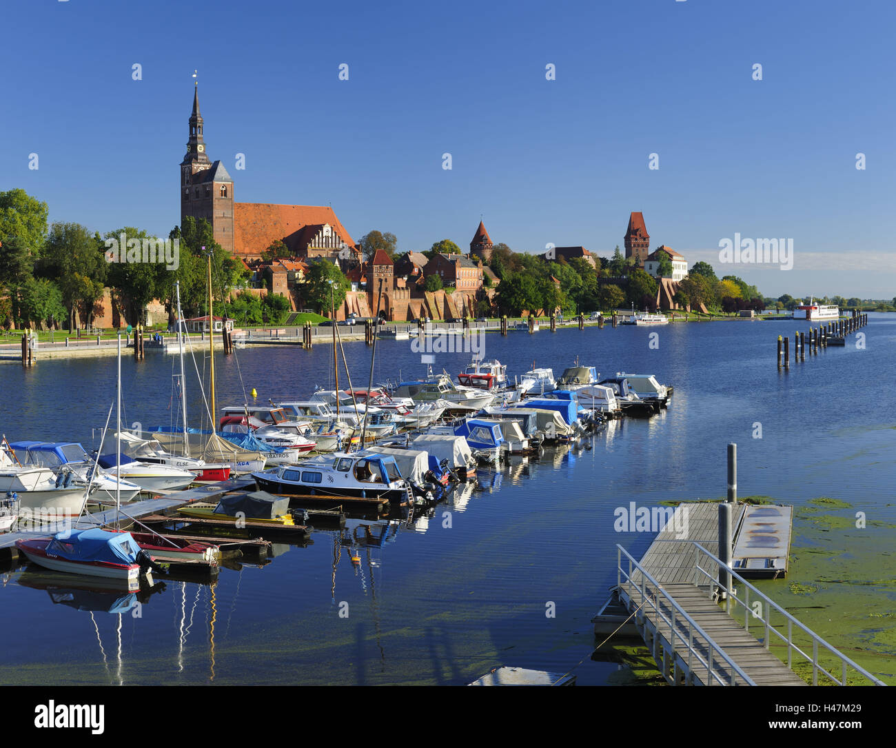 Germany, Saxony-Anhalt, Altmark, Tangermünde, townscape, Elbe harbour ...