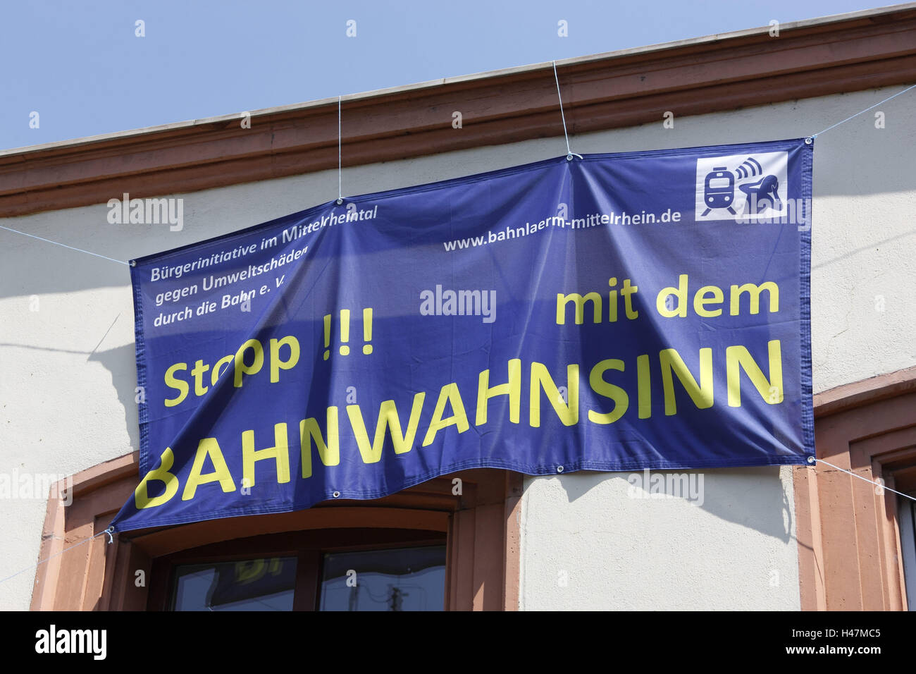 Protest banner hi-res stock photography and images - Alamy