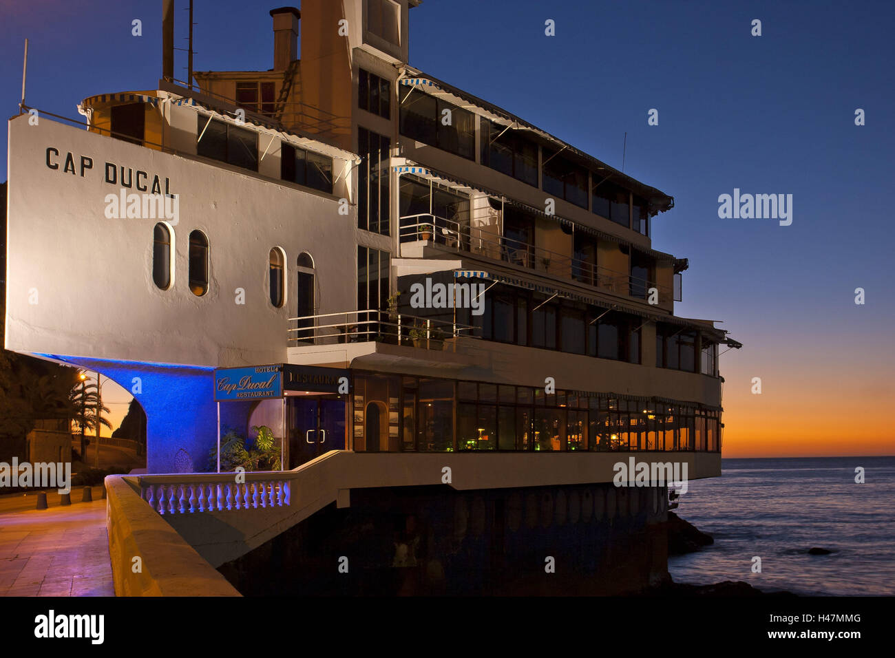 Restaurant cap hi-res stock photography and images - Alamy