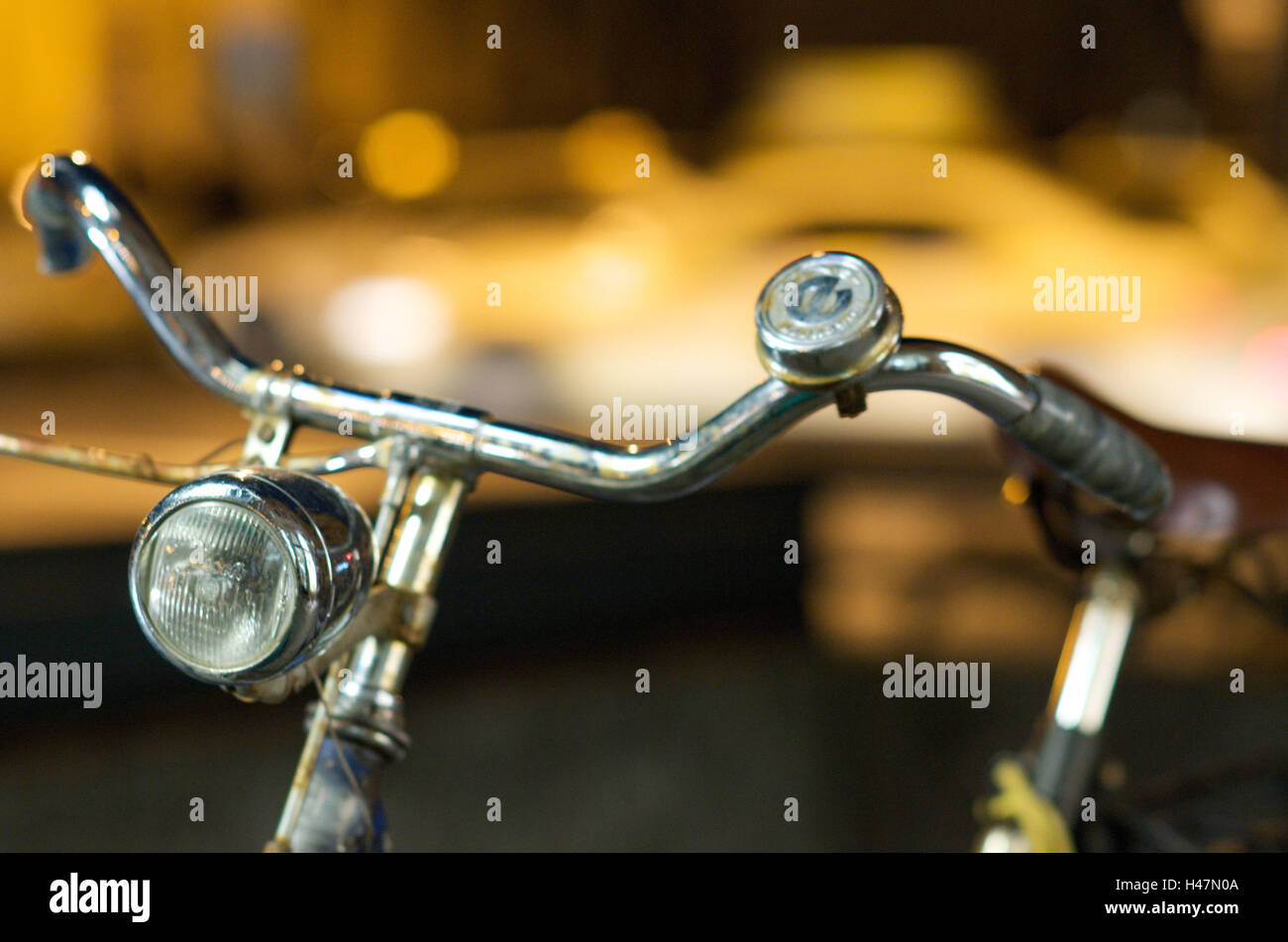 Bicycle, old, handlebar, bell, light Stock Photo - Alamy