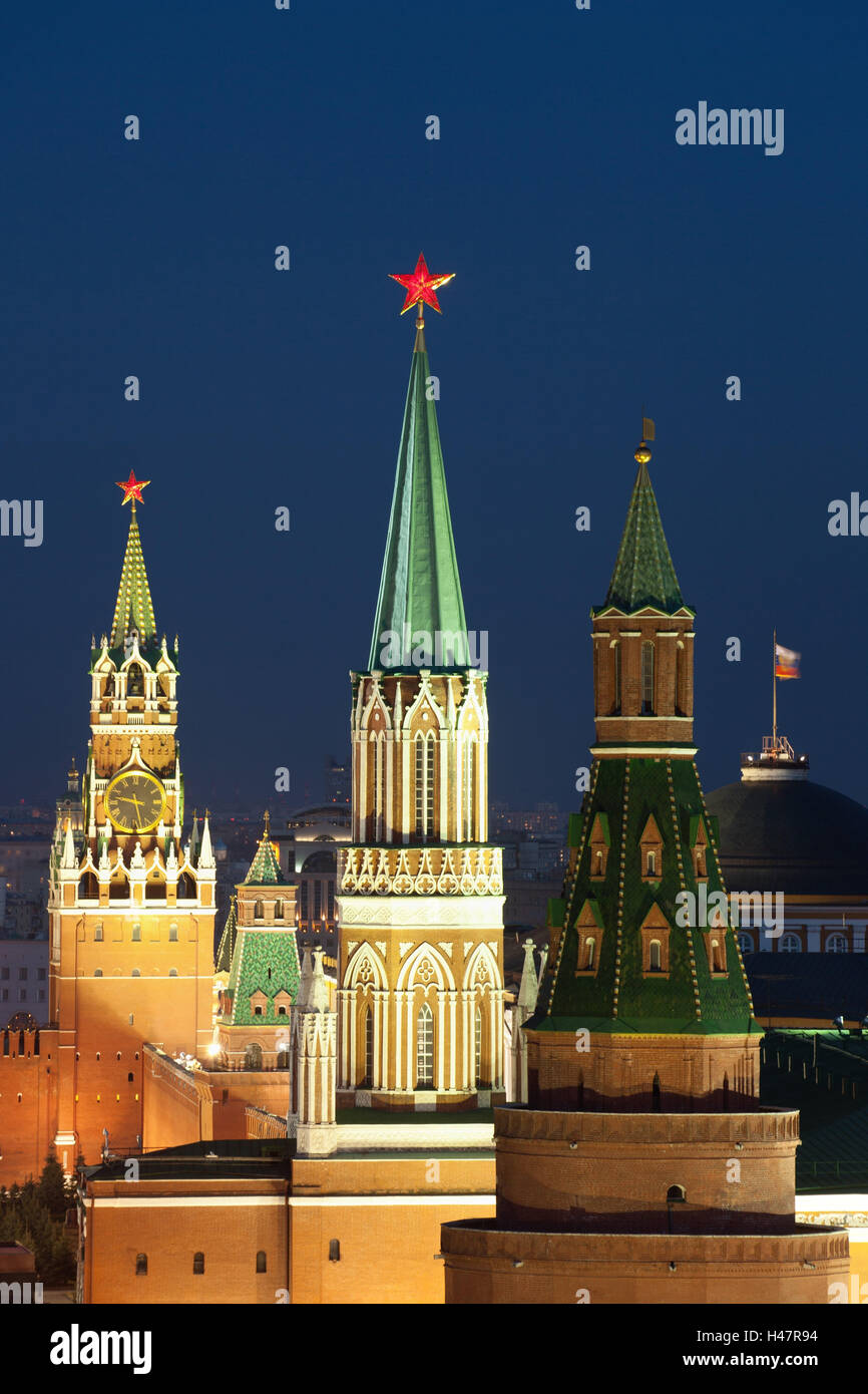 Moscow, Red Square, Kremlin towers, at night Stock Photo - Alamy