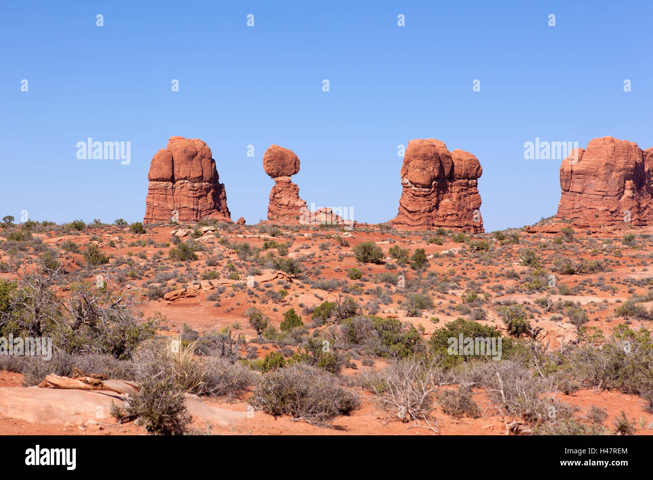 USA, Utah, Arches Nationwide park, Balanced rock Stock Photo - Alamy