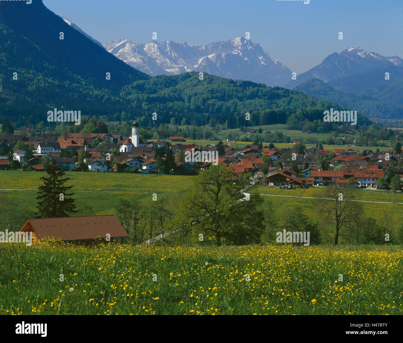 Germany, Upper Bavaria, Ohlstadt, local view, Zugspitze massif, Kramer ...