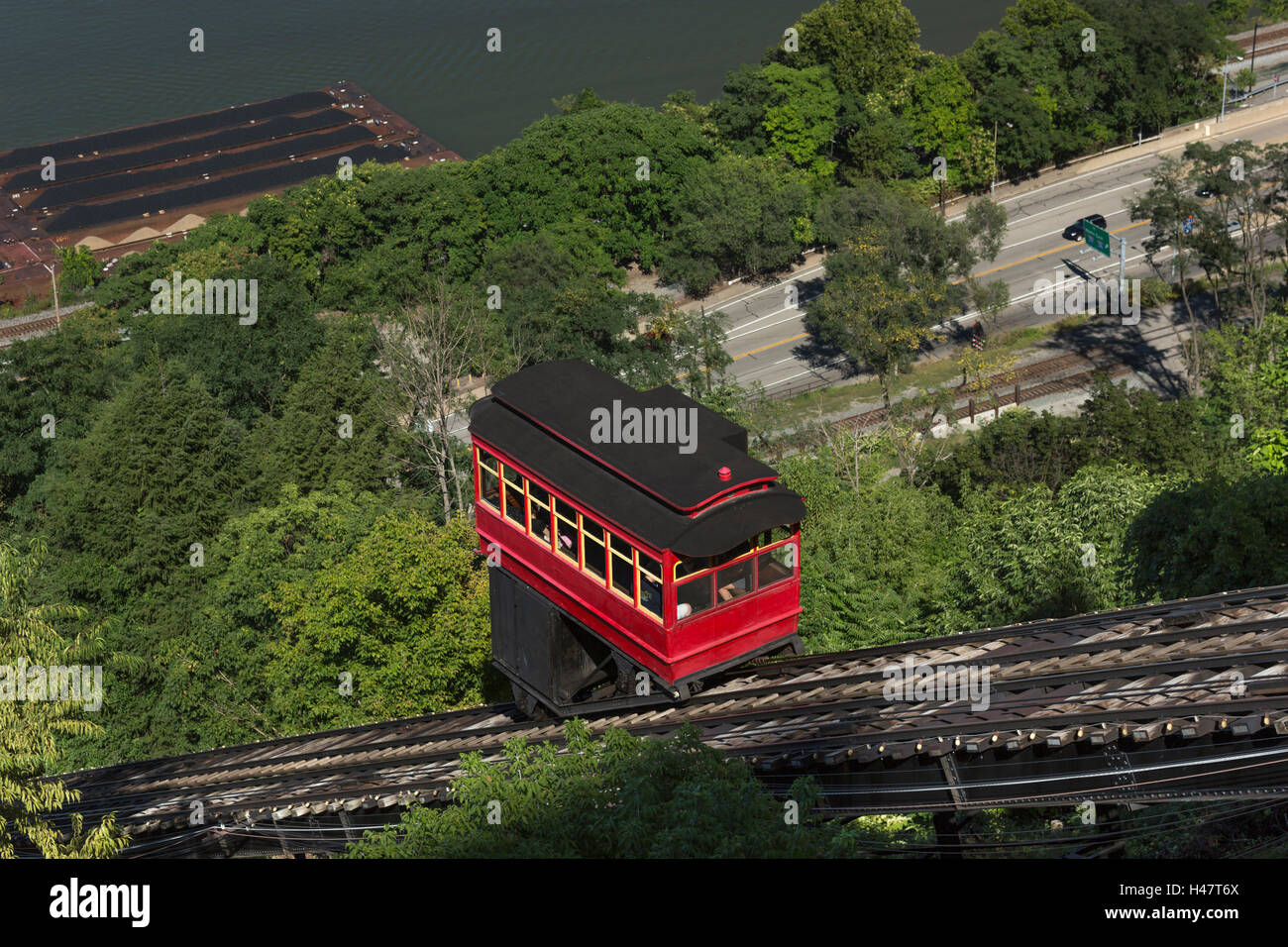 DUQUESNE INCLINE RED CABLE CAR (© DUQUESNE HEIGHTS INCLINE PRESERVATION ...