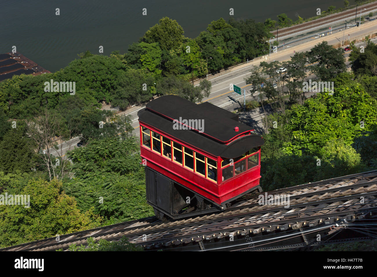 DUQUESNE INCLINE RED CABLE CAR (© DUQUESNE HEIGHTS INCLINE PRESERVATION ...