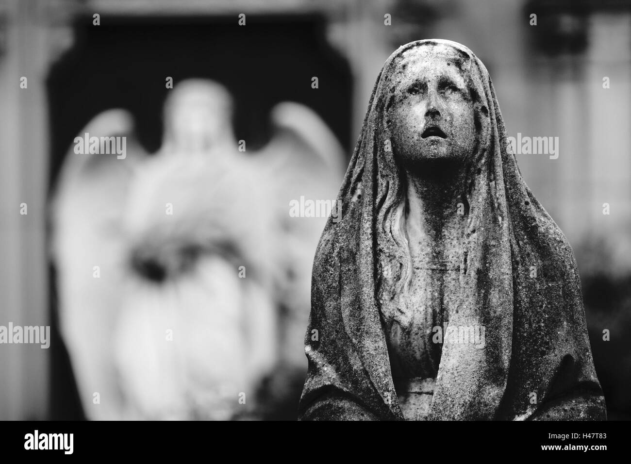 grave yard, grave, statue, female, s/w Stock Photo - Alamy