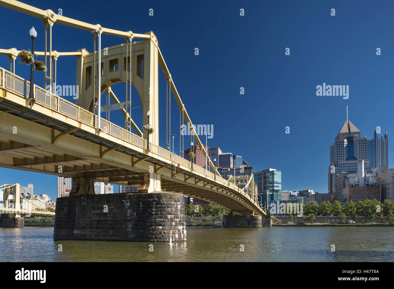 ROBERTO CLEMENTE BRIDGE ALLEGHENY RIVER DOWNTOWN PITTSBURGH ...