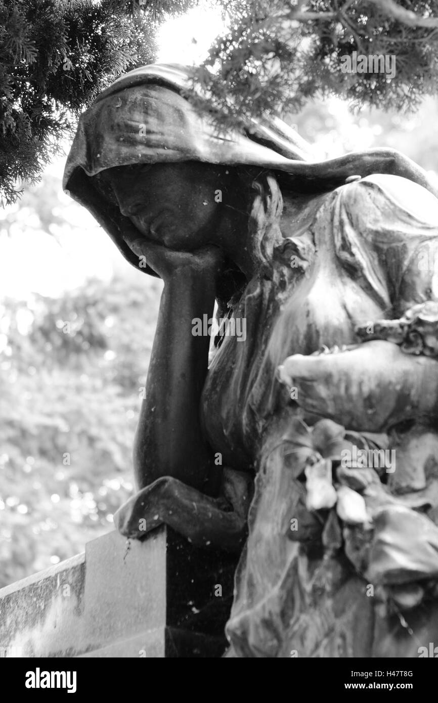 grave yard, grave, statue, female, detail, s/w Stock Photo - Alamy