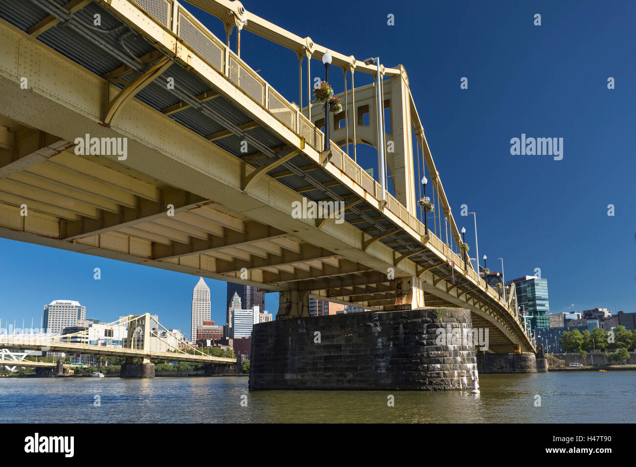 ROBERTO CLEMENTE BRIDGE ALLEGHENY RIVER DOWNTOWN PITTSBURGH ...