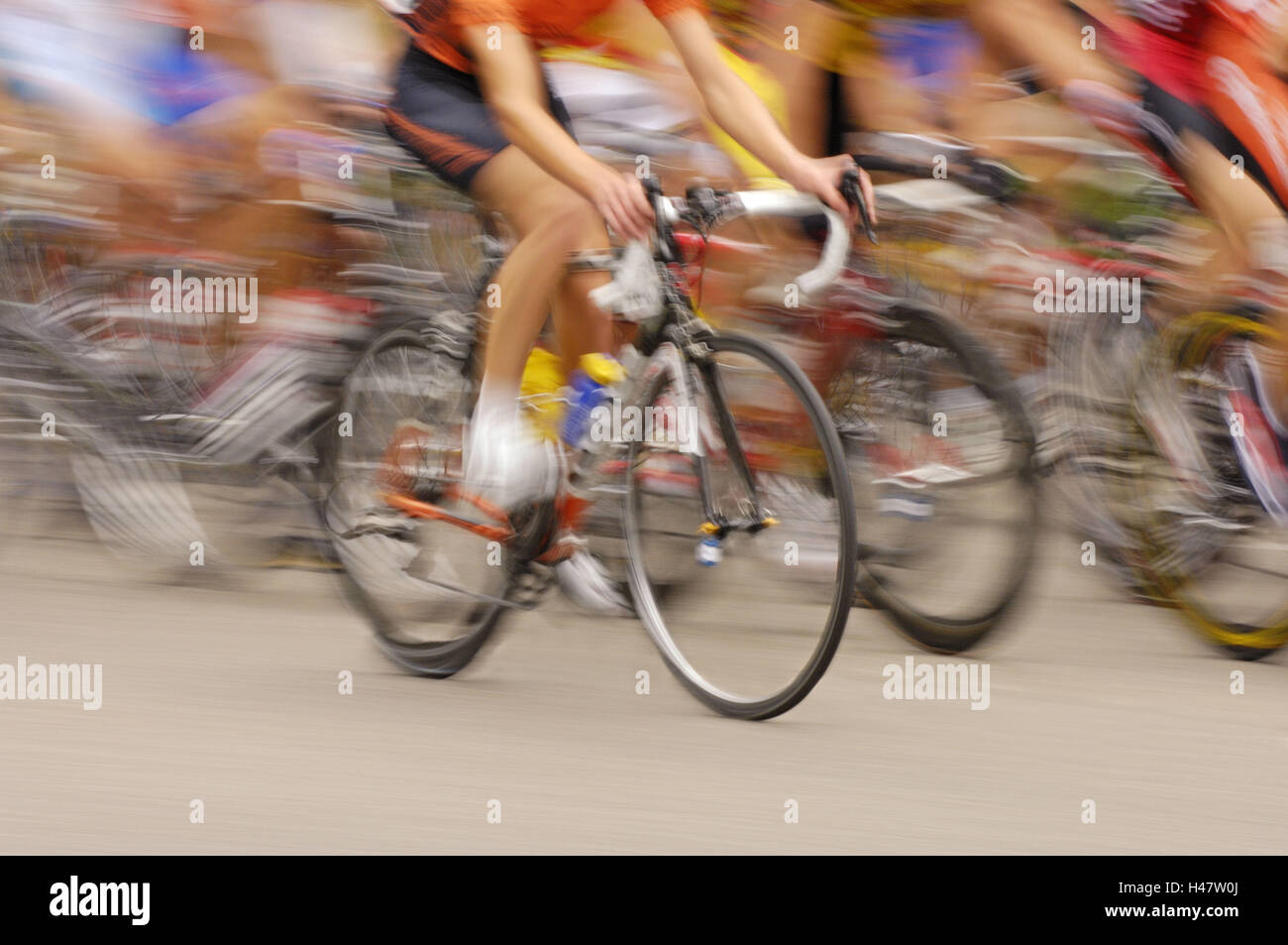 Cyclists, cycle racings, road races, blurred, detail Stock Photo - Alamy