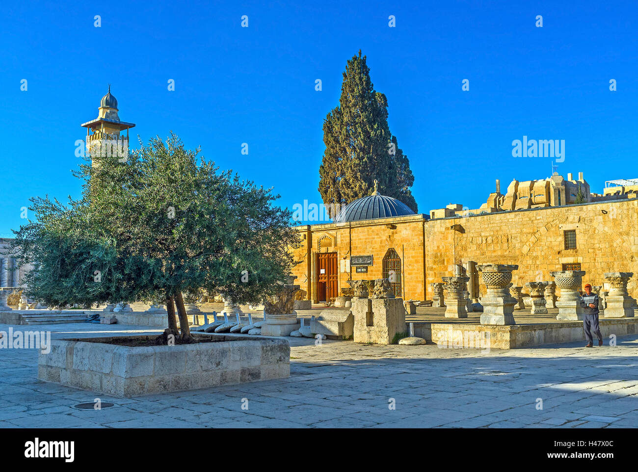 Temple courtyard jerusalem hi-res stock photography and images - Alamy