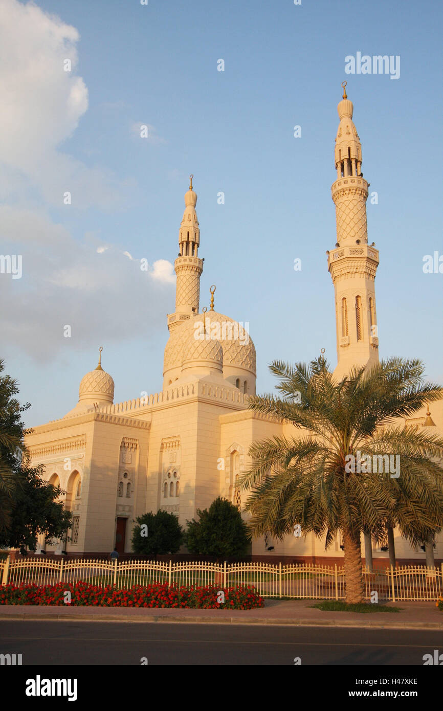 Dubai church hi-res stock photography and images - Alamy