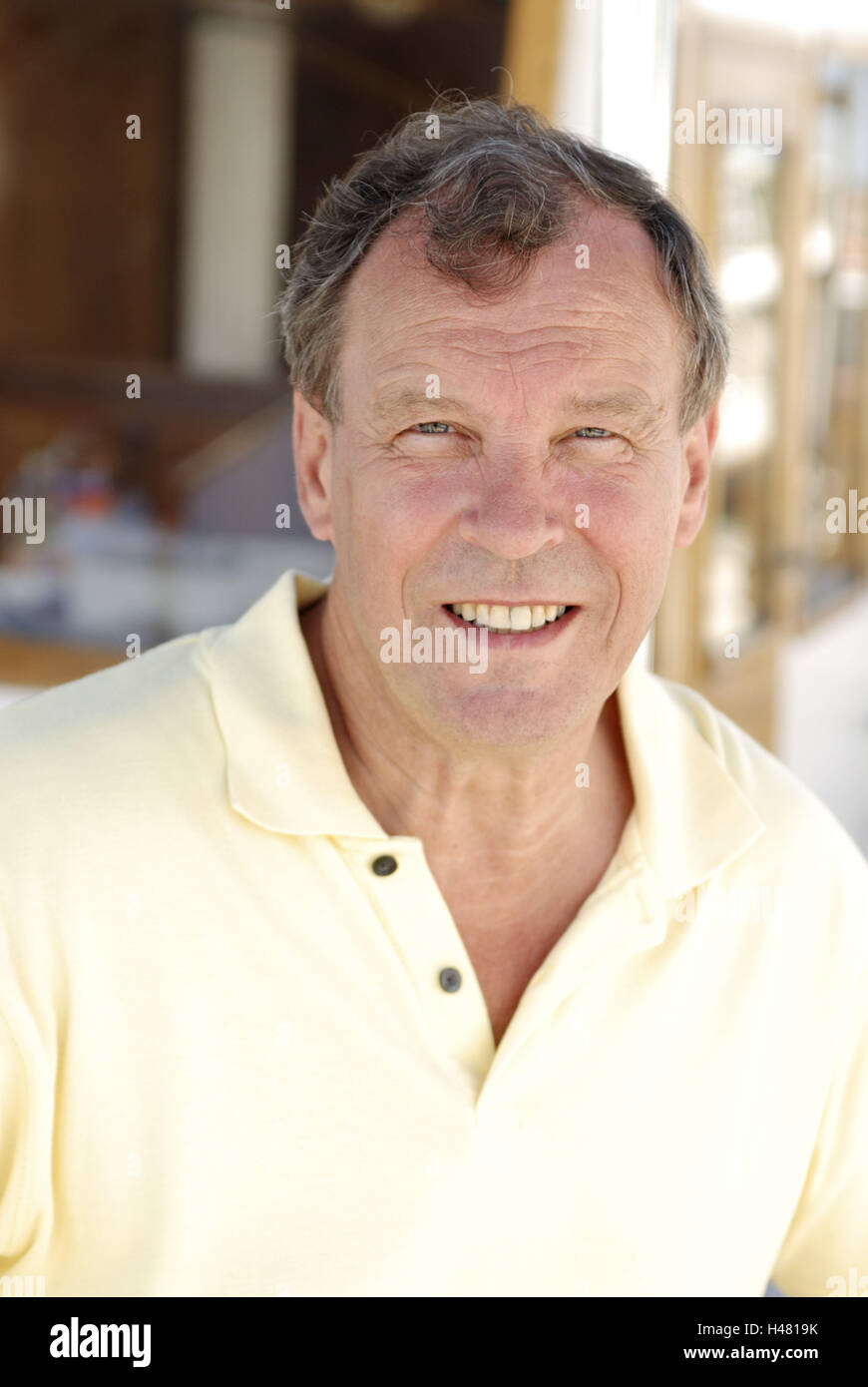Man, middle age, portrait, outside Stock Photo - Alamy