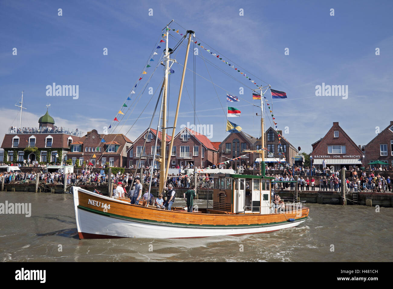 Cutter regatta, crab cutter in the harbour Neuharlingersiel Stock Photo ...